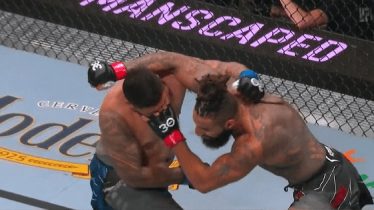 UFC's Justin Tafa Suffers Nasty Eye Injury, Bleeds Out Of Eye After Eye ...