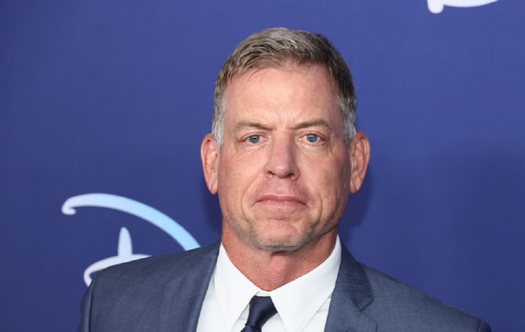 Troy Aikman And His New Girlfriend Go Viral With Instagram Beach Photos ...