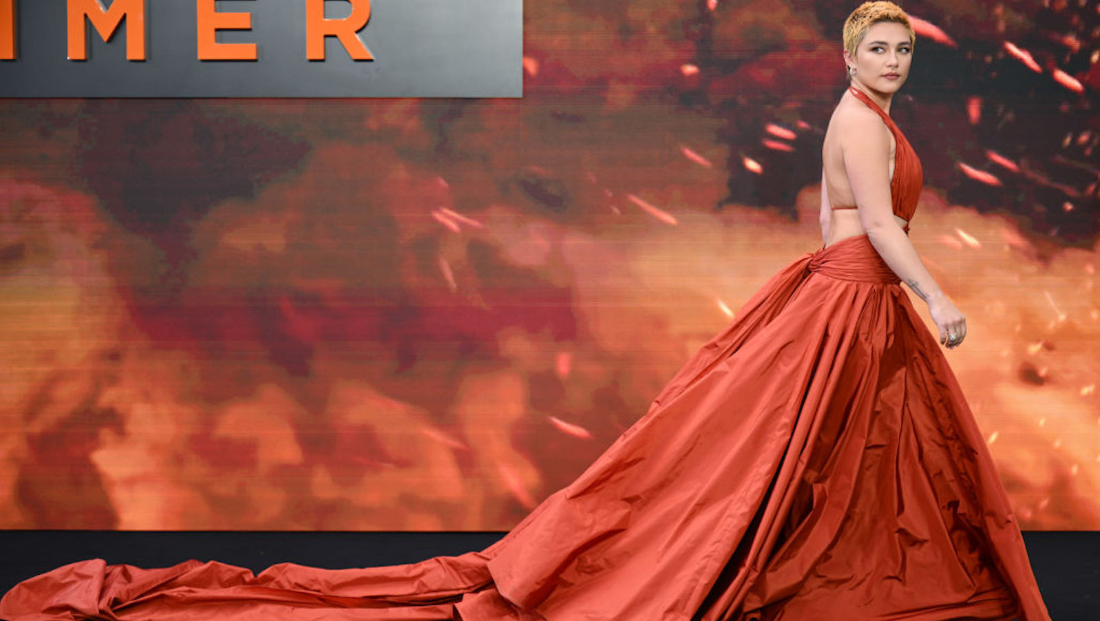 Florence Pugh ‘Oppenheimer’ Scene Edited In CGI Dress – TittlePress