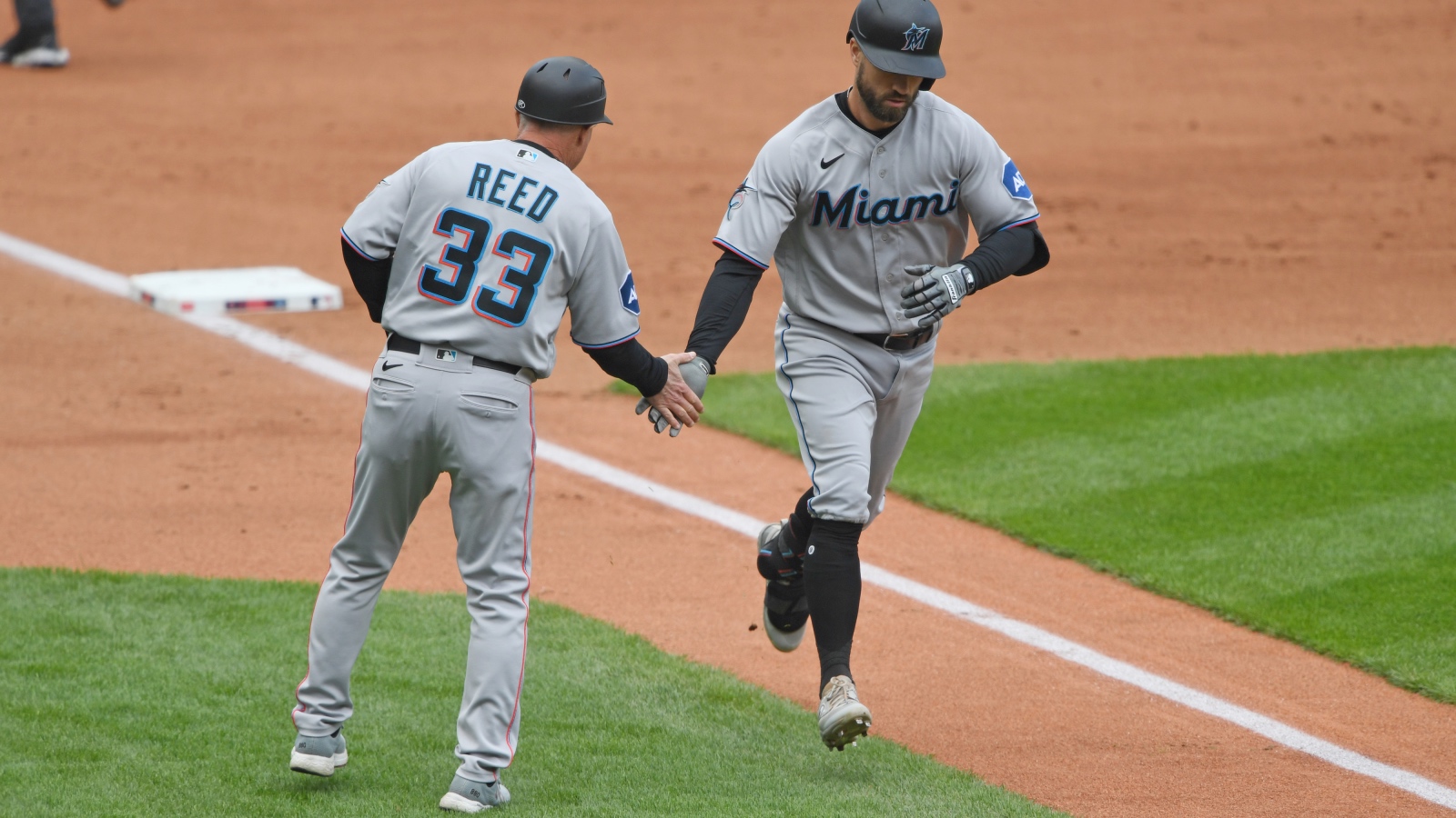 Marlins 3B Coach Jody Reed Suffers Broken Leg From A Foul Ball