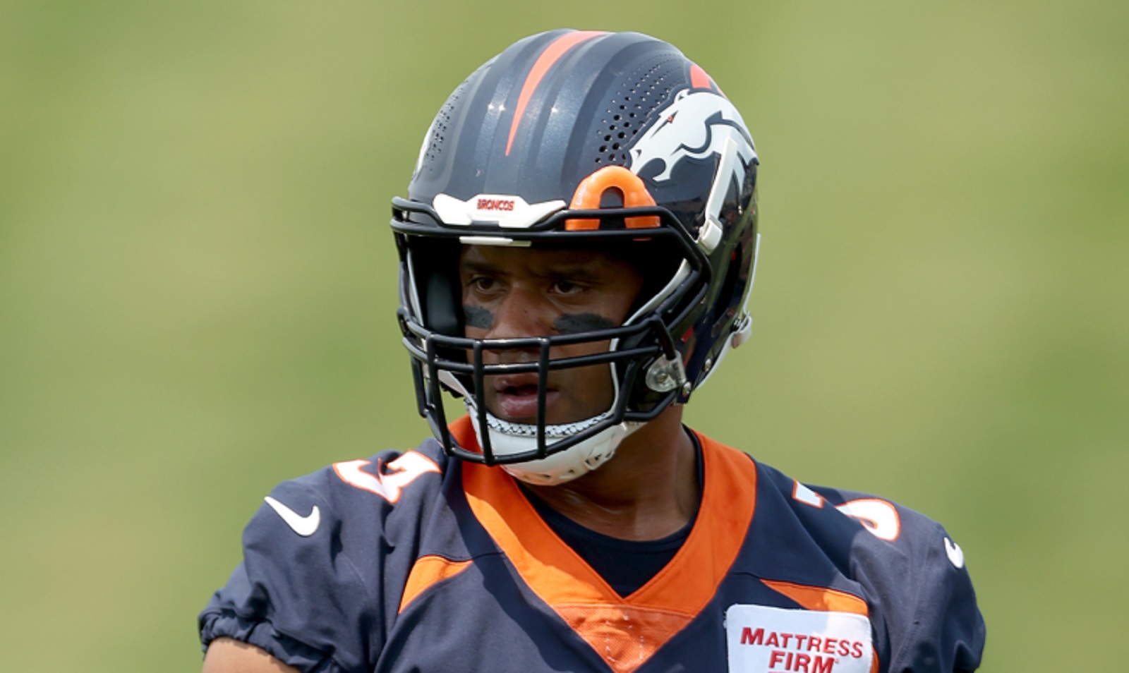 Russell Wilson Looks Absolutely JACKED In Training Session With Deion ...