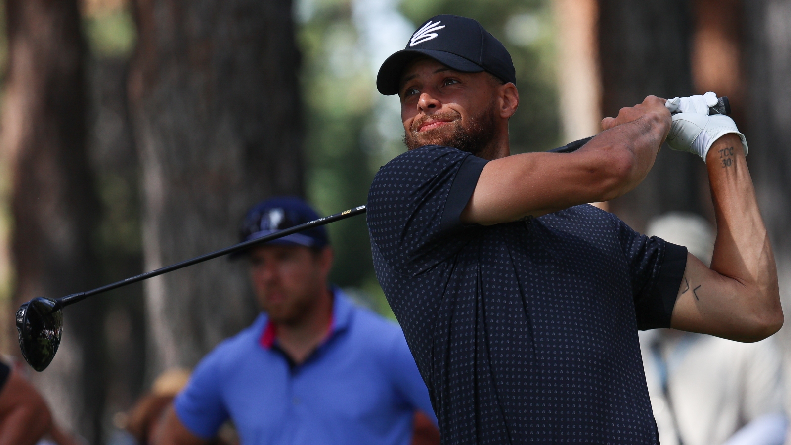 Steph Curry's Golf Skills Sparks Debate From Rob Gronkowski