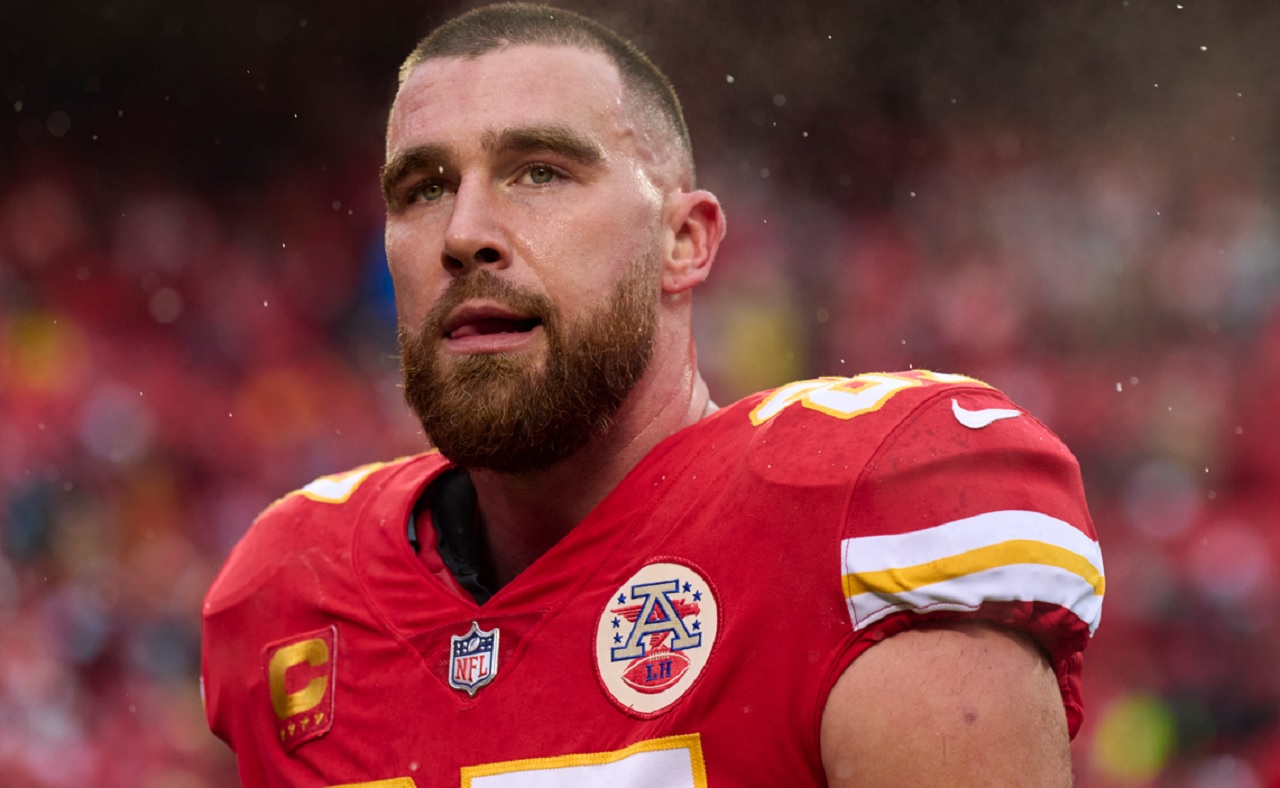 People Are Mad At Travis Kelce For Promoting Bud Light In New ...