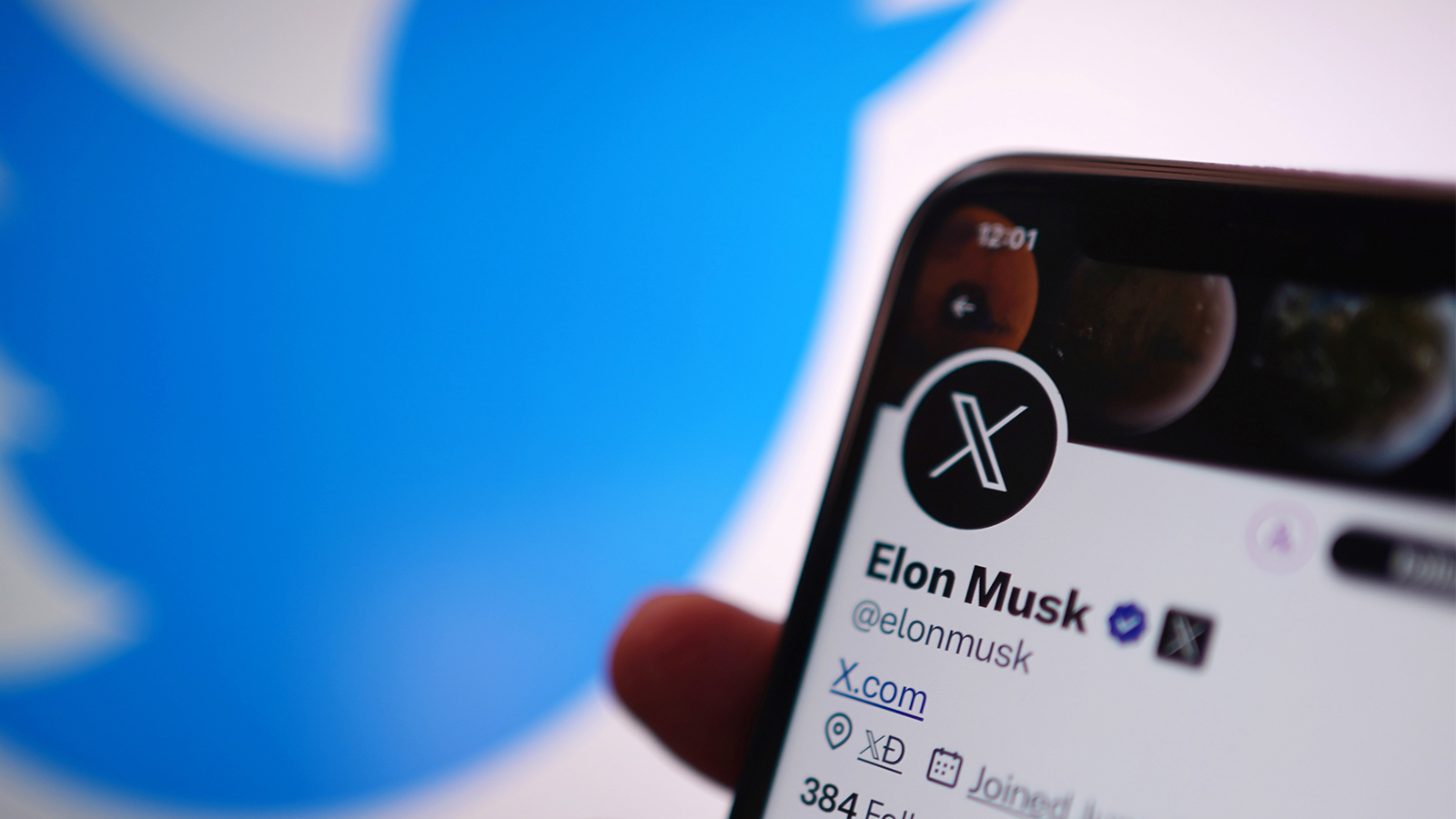 Twitter Rebrand Mocked For Using Generic Unicode 'X' Logo