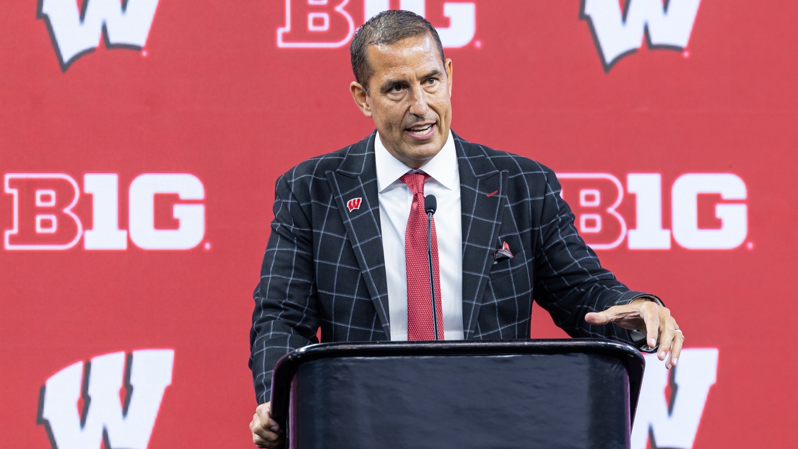 TikTok Of Wisconsin Players Singing Taylor Swift Goes Viral