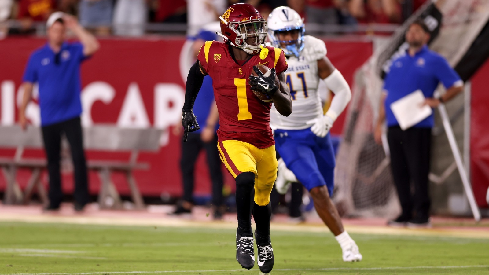 USC Freshman Zachariah Branch Draws Reggie Bush Comps