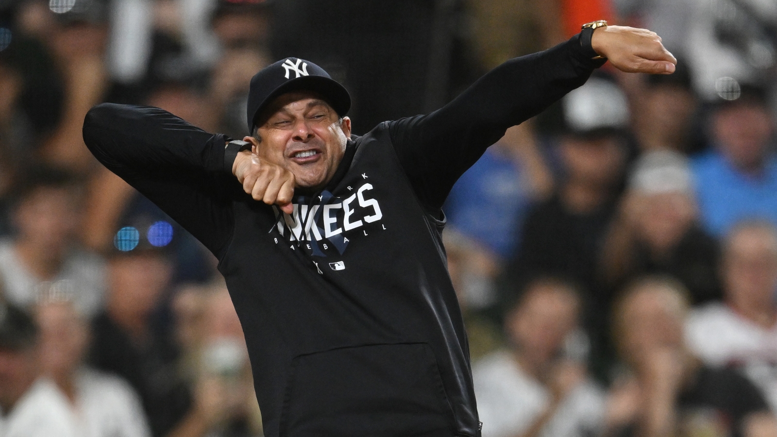 Yankees' Aaron Boone Tossed For Imitating Ump In Epic Freak Out