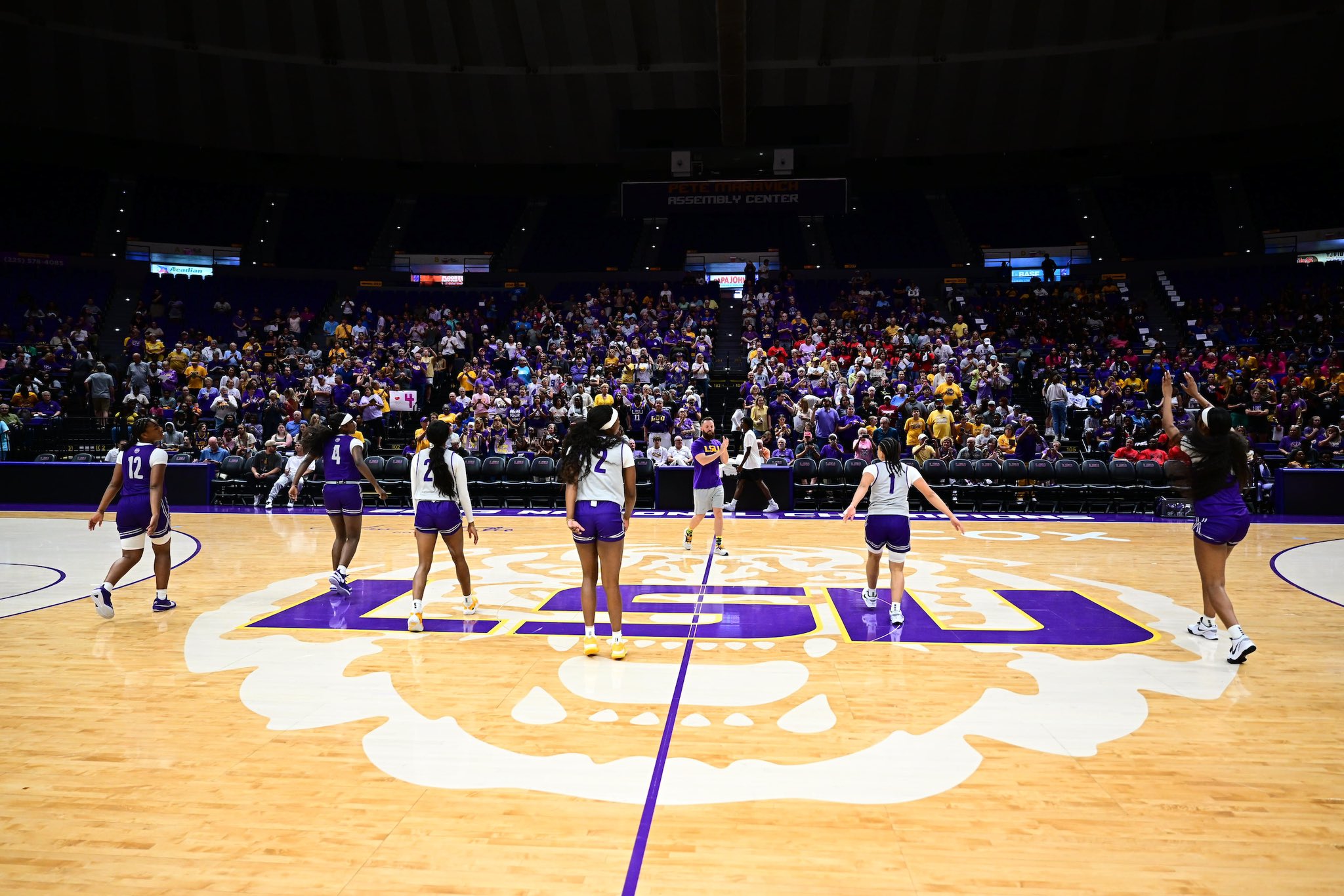 Hailey Van Lith Balls Out As LSU's 1st Practice Draws Huge Crowd