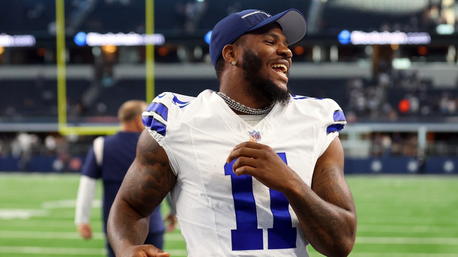 Dallas Cowboys Star Micah Parsons Loves Nick Bosa's Contract