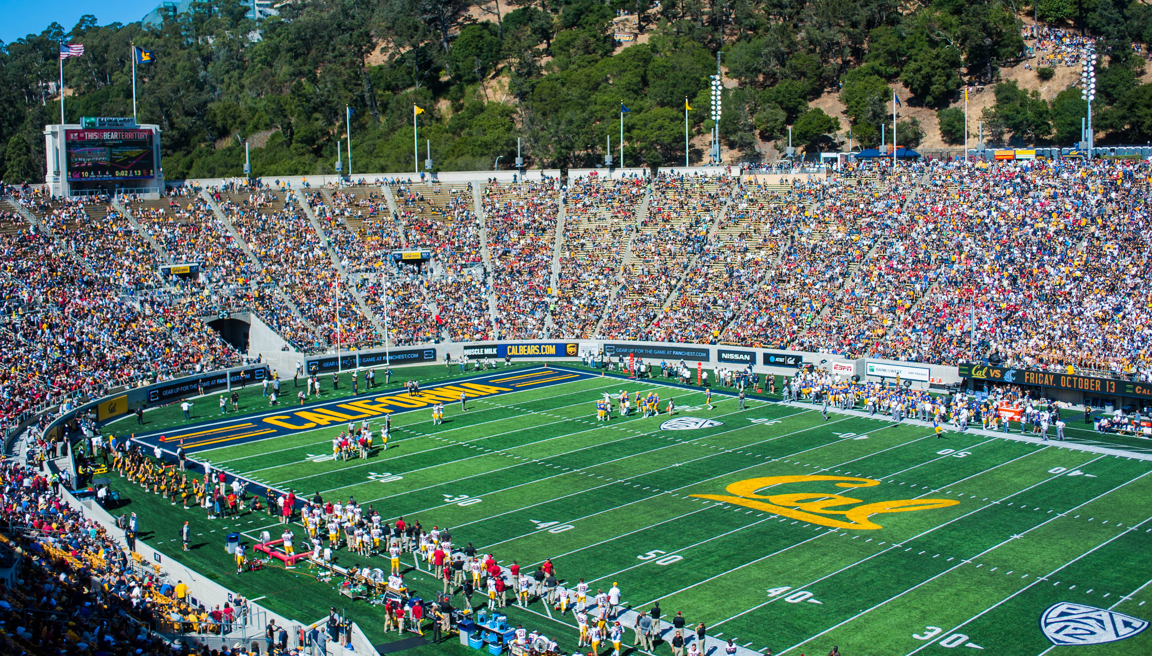 A Drunk Fan Ran Onto The Field To Try To Tackle A Michigan RB