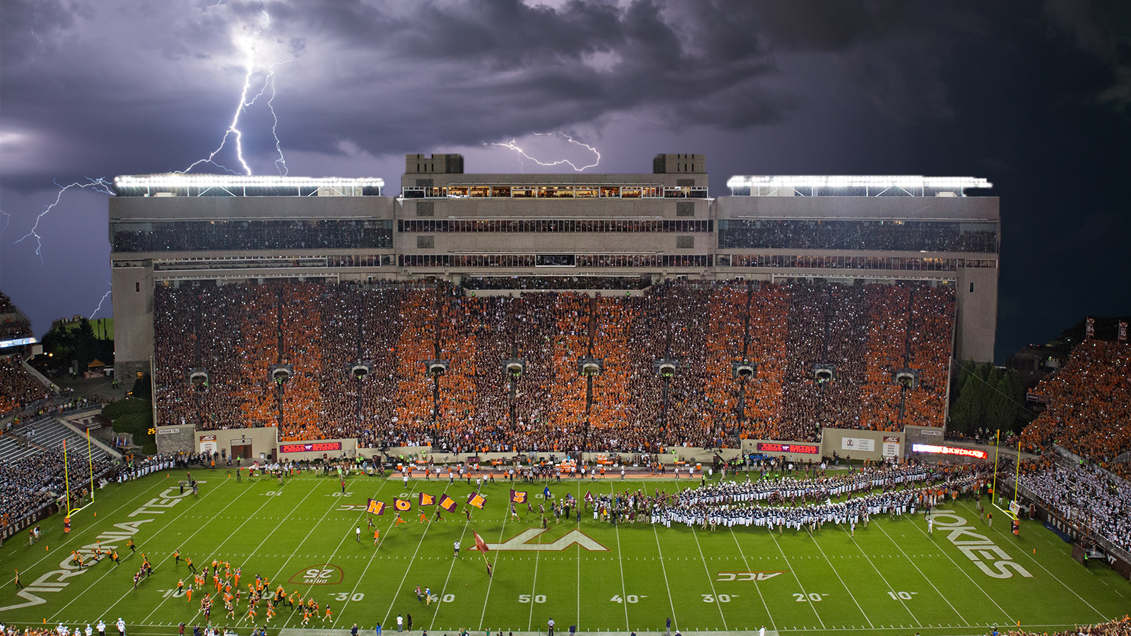 Chaos Ensues As Insane Weather At CFB Game Causes Flooding