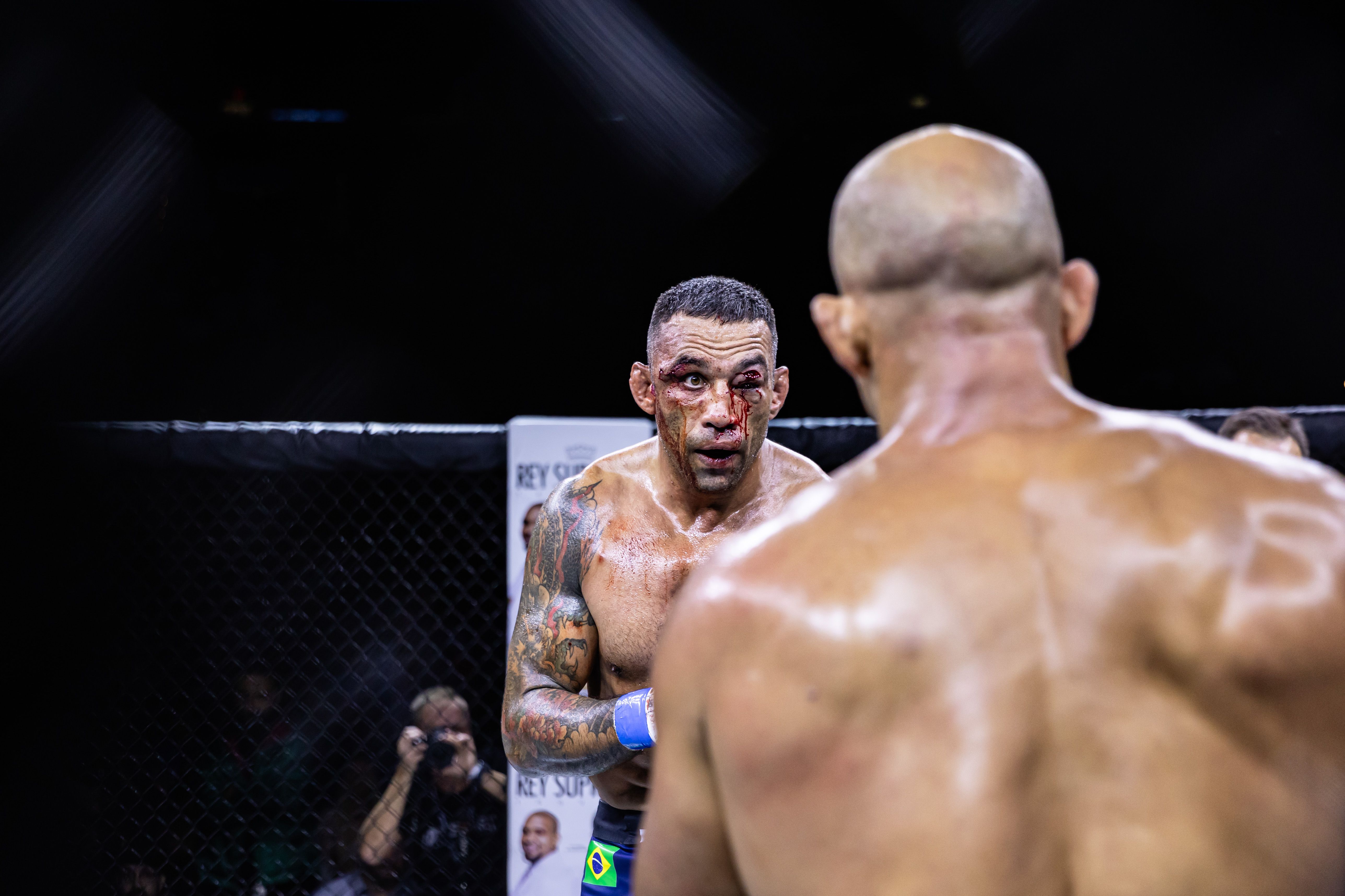 Fabricio Werdum's Face Was A Bloody Mess Filled With Cuts In ...