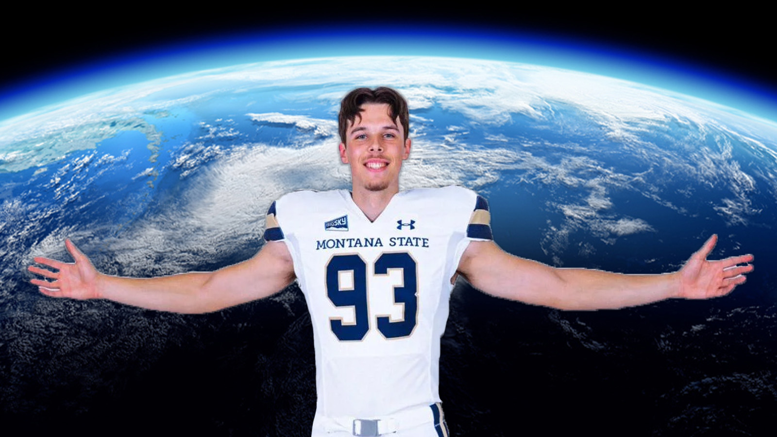 6-Foot-9 (!!) College Football Kicker YEETS Ball Into Stratosphere