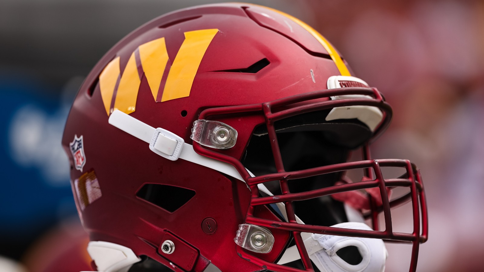 Commanders Embarrassingly Honored Sean Taylor With A Mannequin Instead ...