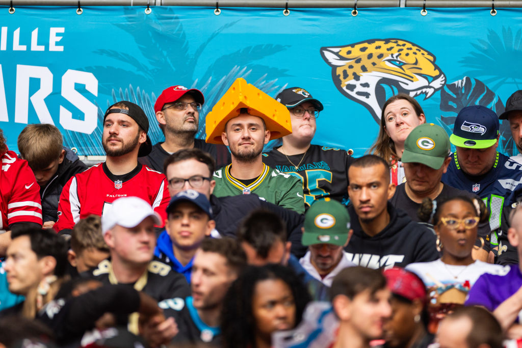 90K British NFL Fans Won't Stop Singing 'Sweet Caroline' Mid-Play