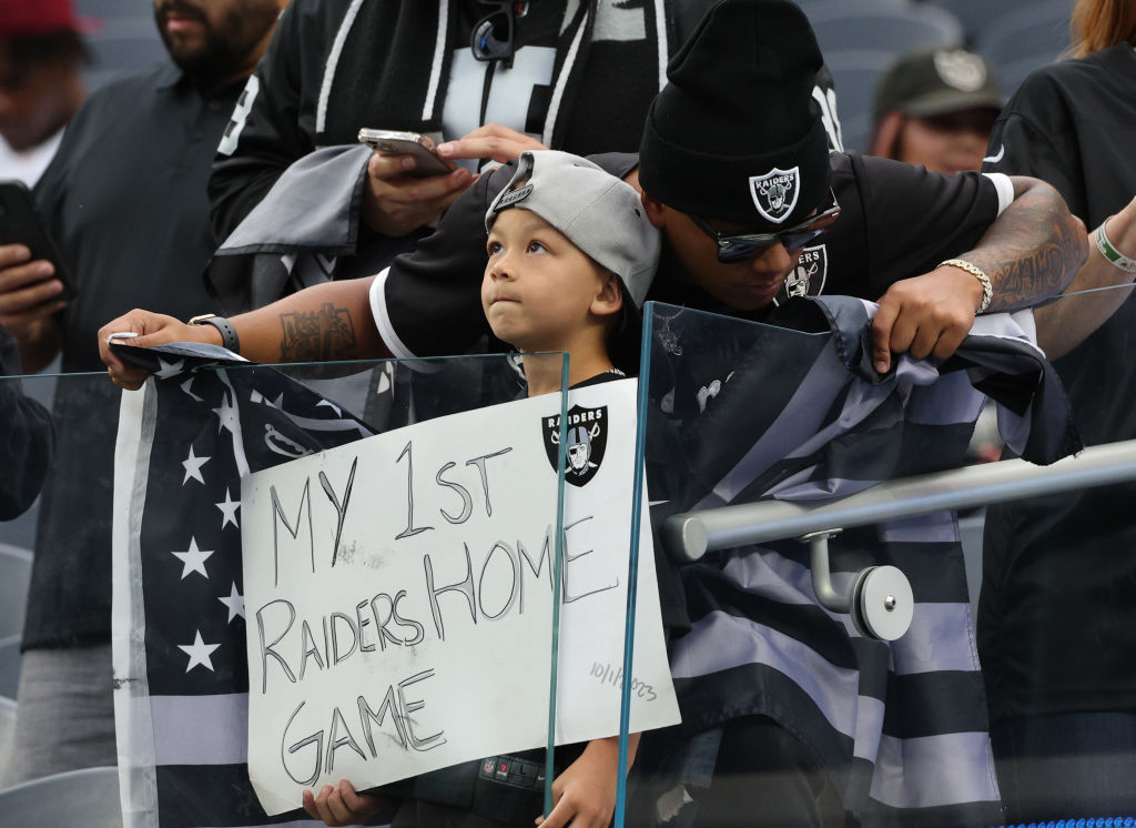 Raiders Fans TAKE OVER SoFi Stadium, Rattle Chargers At Home