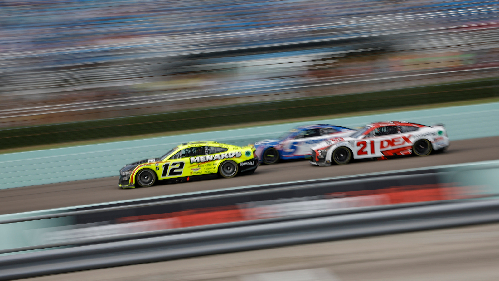 Kyle Larson Stays Favorite For NASCAR Crown Despite Mistake