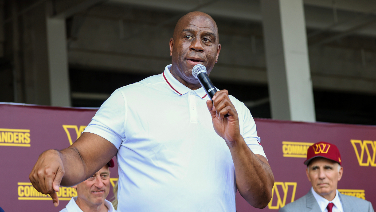 Magic Johnson Destroys Washington Commanders In Tweet