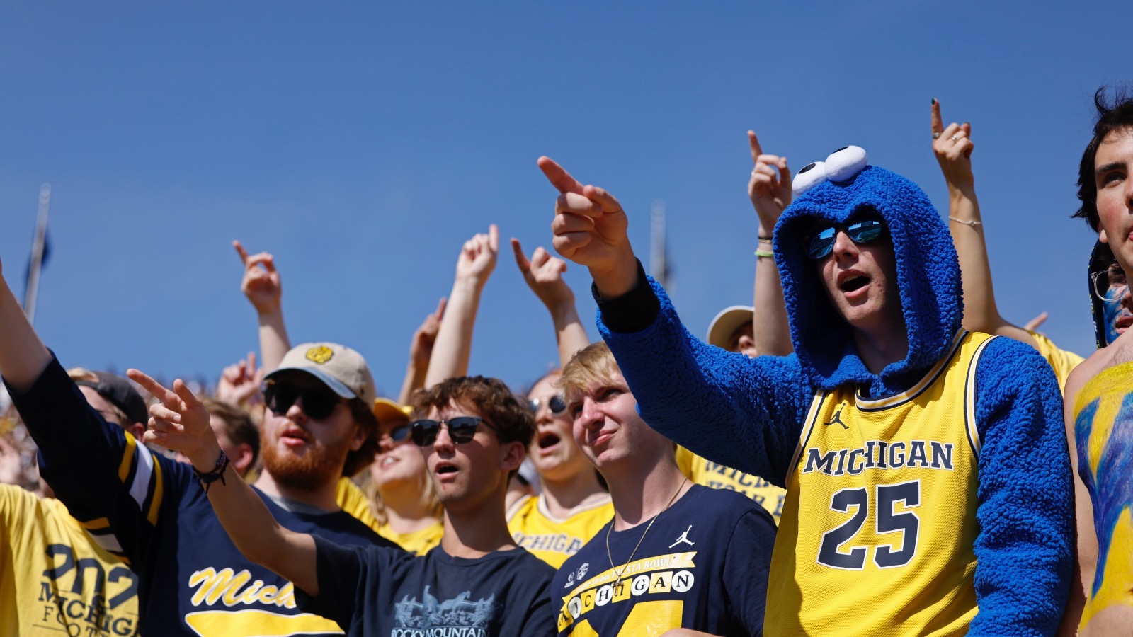 Ten College Football Teams With The Most Instagram Followers