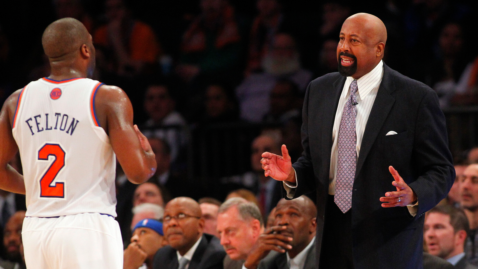 New York Knicks Fans Are In Awe At The Size Of Raymond Felton