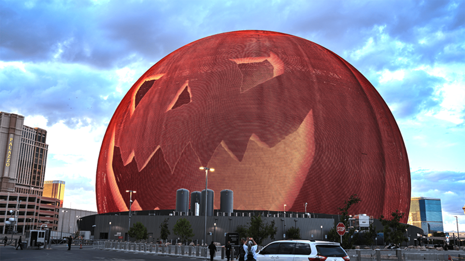 People Stunned By How Expensive Drinks Are At The Sphere