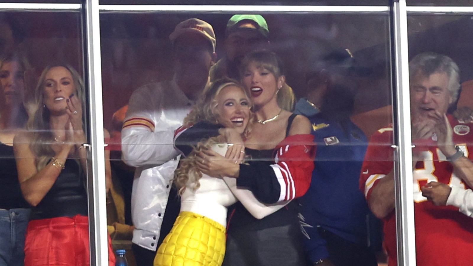 Taylor Swift Reps Jacket From Erin Andrews' NFL Clothing Line