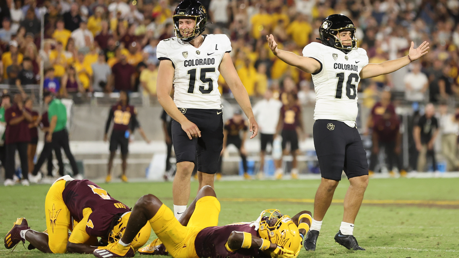Deion Sanders Directs Kicker To Dance On Field After Winning FG