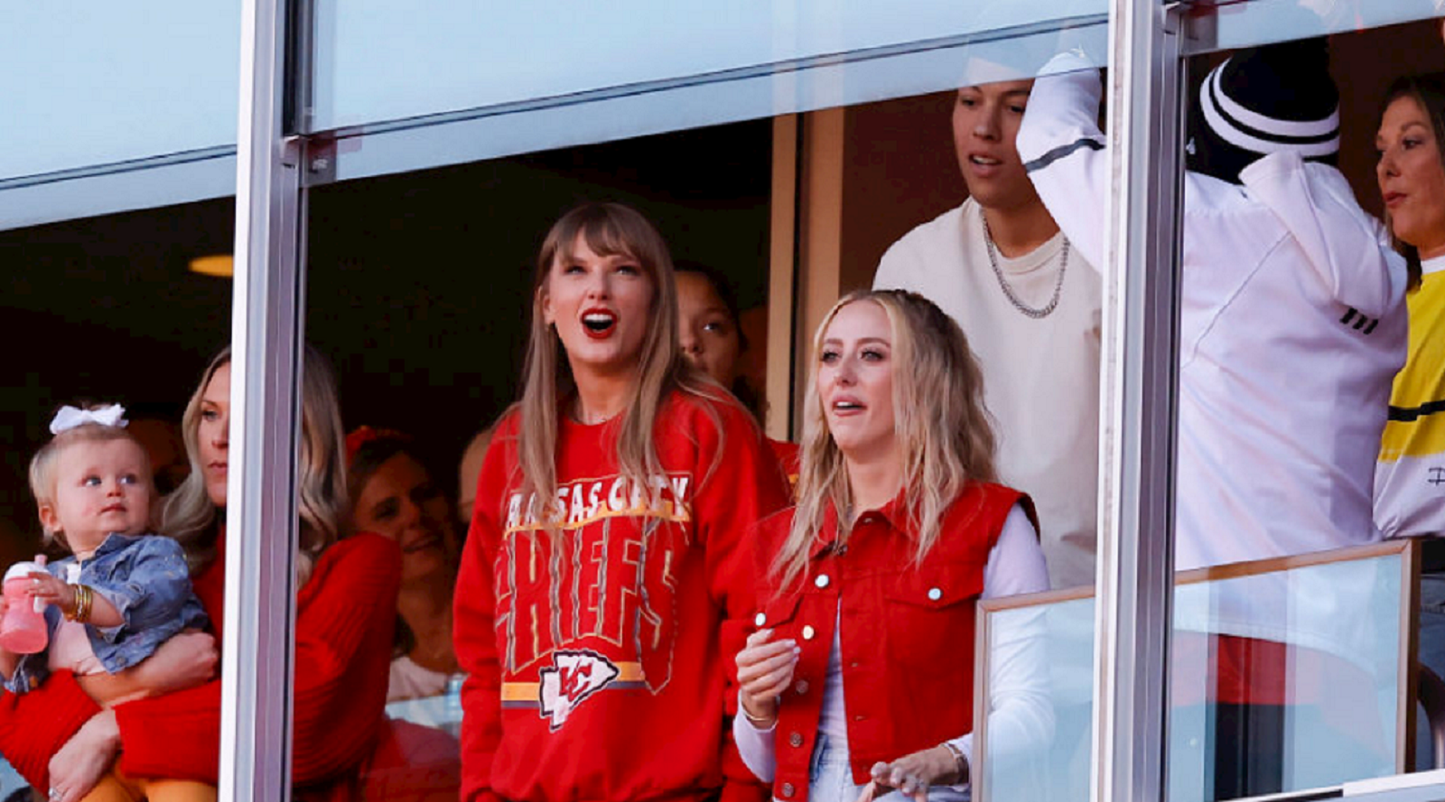 O.J. Simpson Makes Extremely Creepy Comment About Taylor Swift-Brittany ...