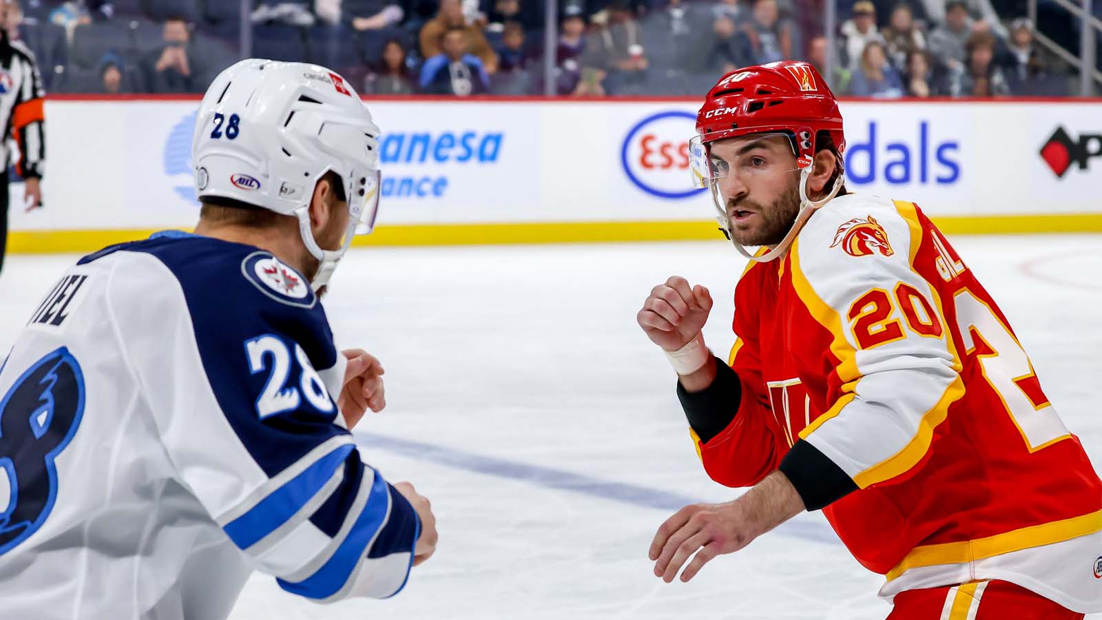MASSIVE Haymakers Fly During Violent, Drag-Out Pro Hockey Tilt