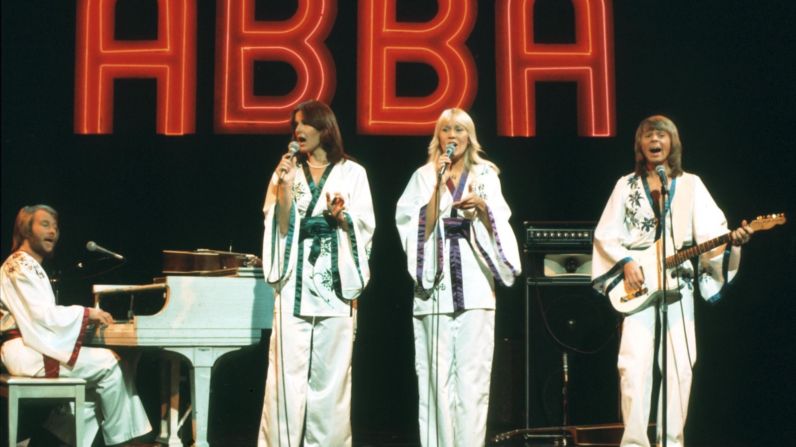 These Are The Top 25 Best-Selling Musical Acts Of All-Time - BroBible