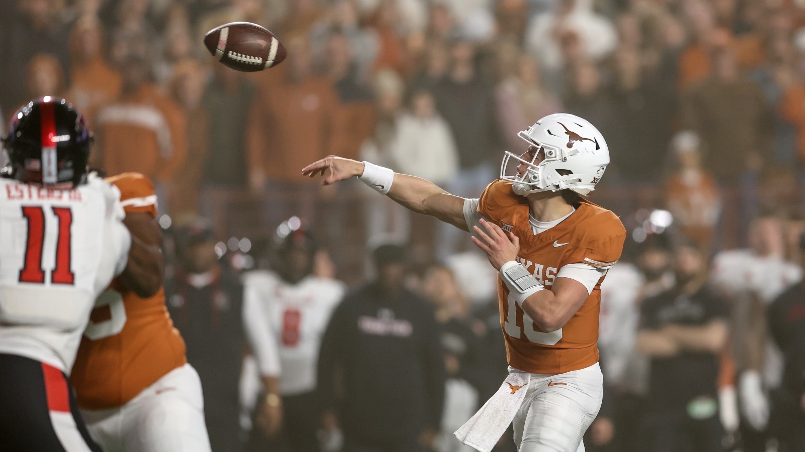 Texas QB Arch Manning Takes First Meaningful Snaps, Impresses