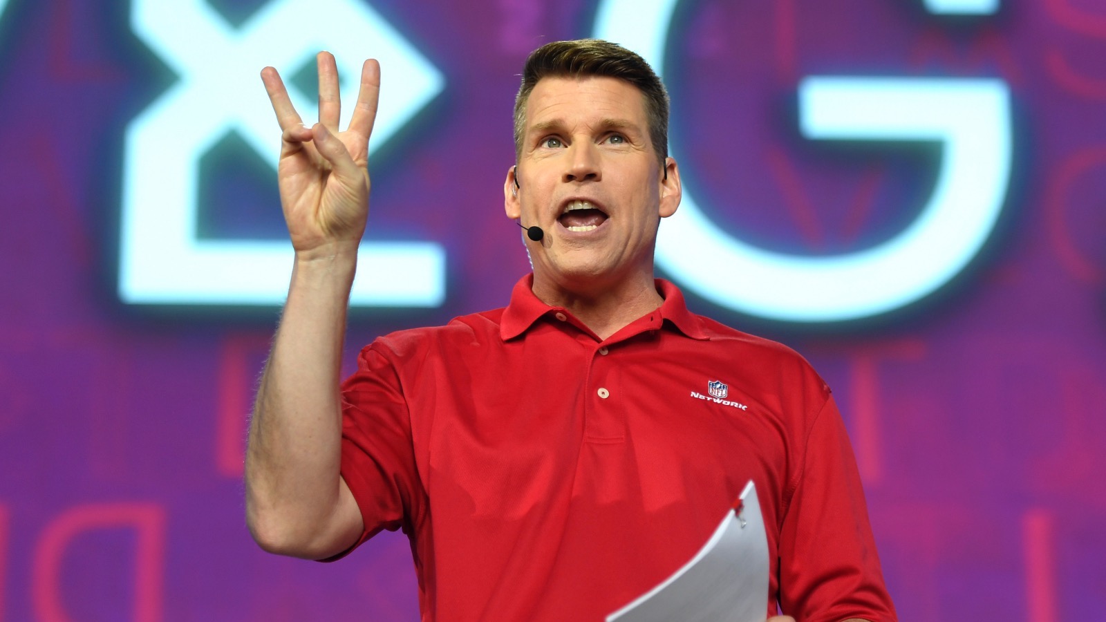 Scott Hanson Mistakenly Refers To Jimmy Carter As Dead, Is Alive