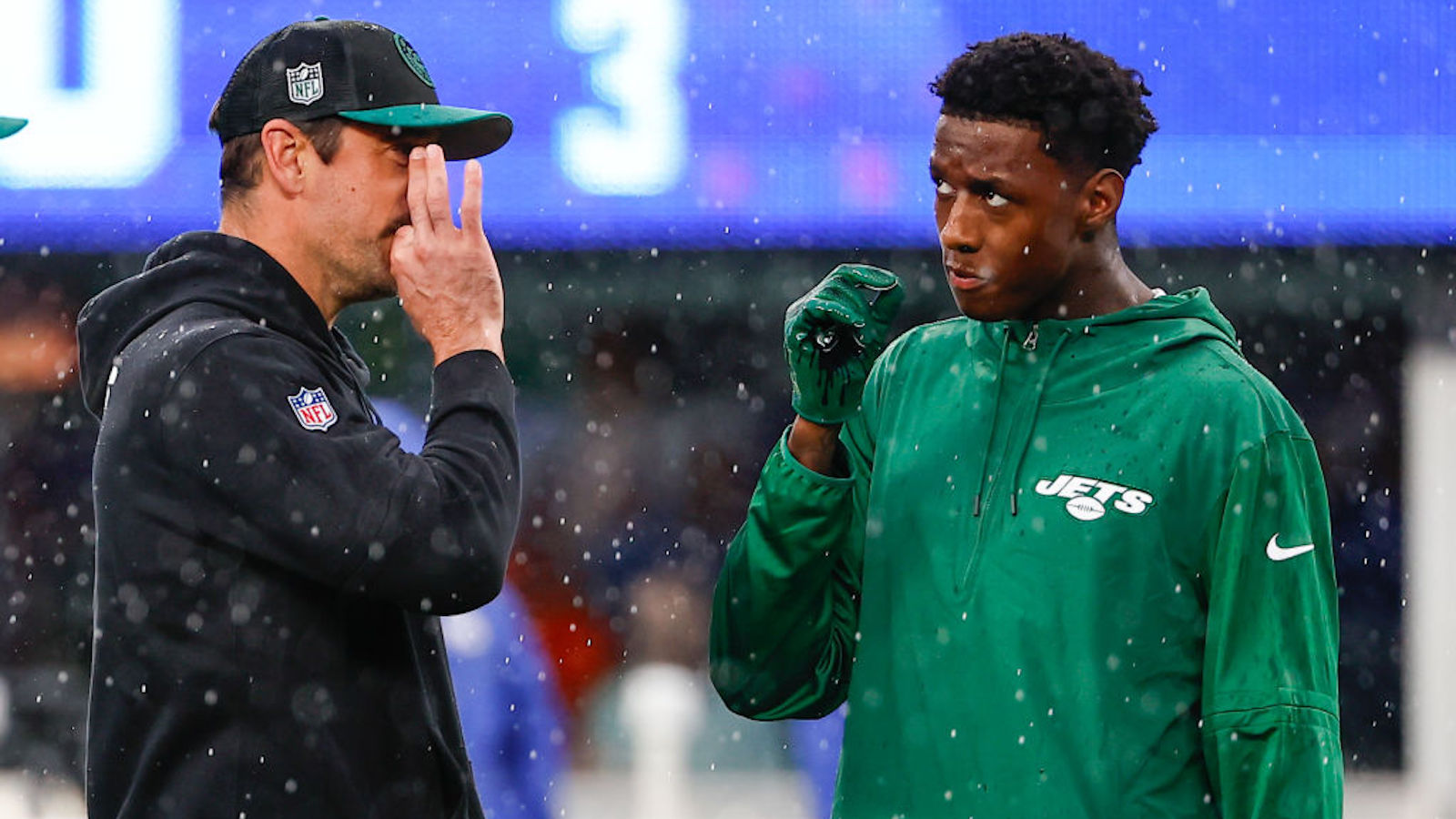 Aaron Rodgers' Comeback Attempt Is Inspiring Jets' Locker Room