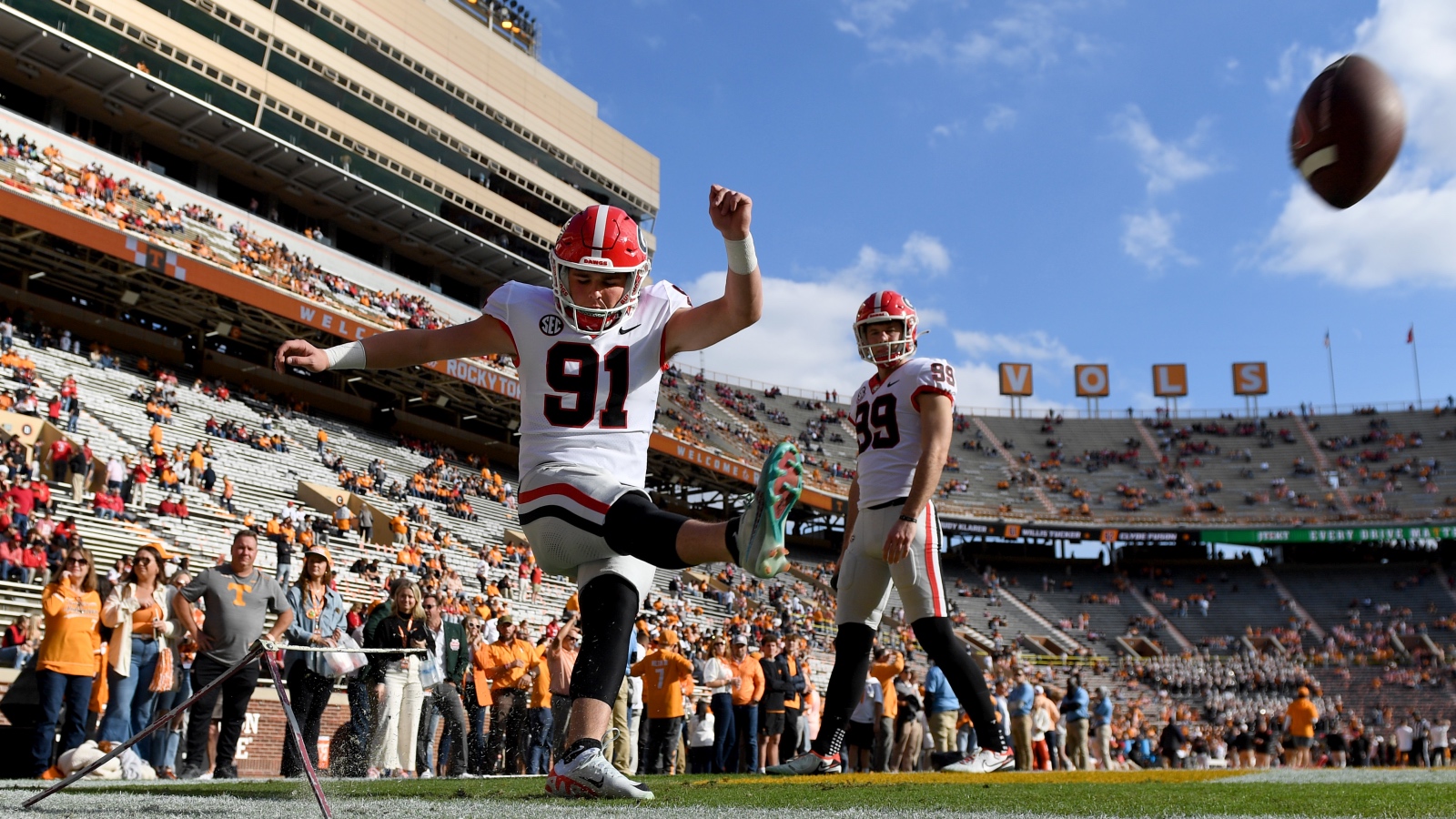 Georgia Bulldogs Kicker Peyton Woodring Does Unbelievable Kick
