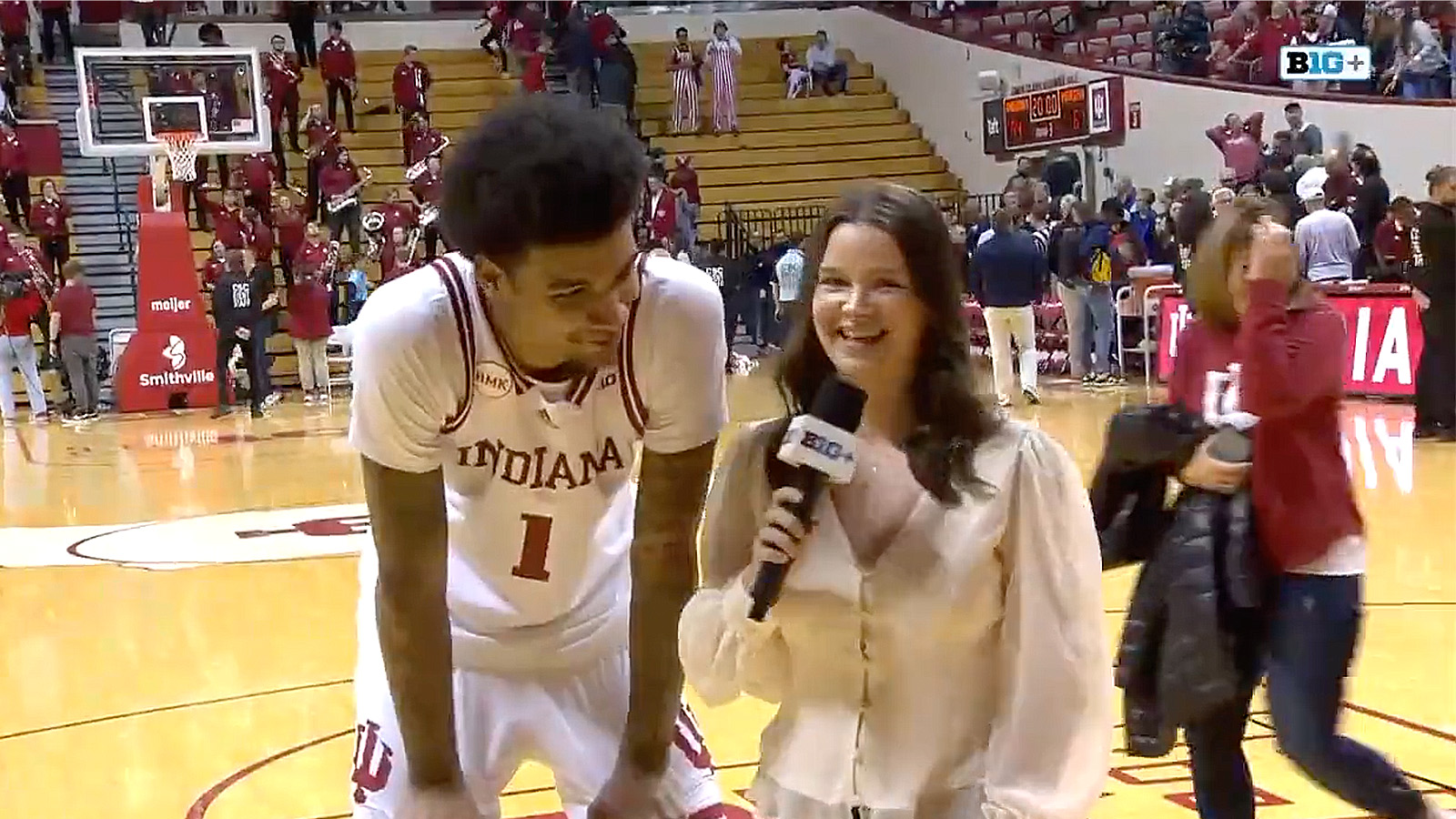 7-Foot College Hooper Hilariously Dwarfs MUCH Shorter Reporter