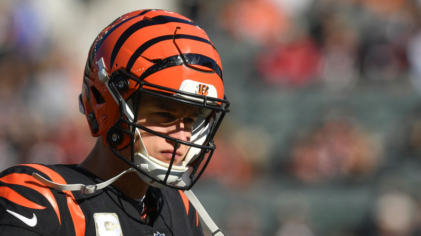 Suspicious Glove On Joe Burrow's Hand Sparks Injury Speculation