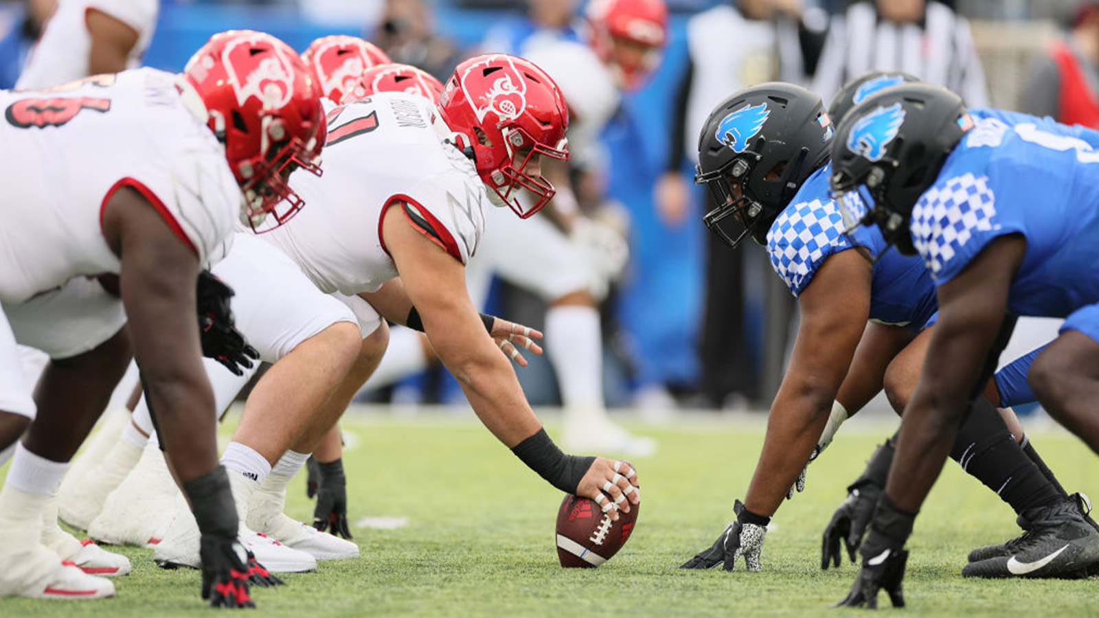 Kentucky Football Player Hilariously Talks Trash To Louisville Band