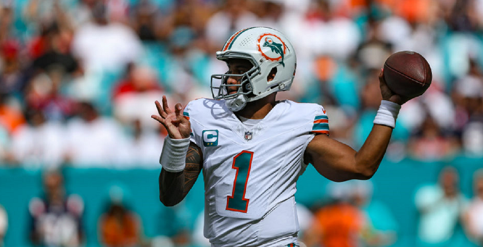 Tua Tagovailoa Throws Embarrassing Pass With Open Receiver & Then Fumbles Ball In Loss To Chiefs ...