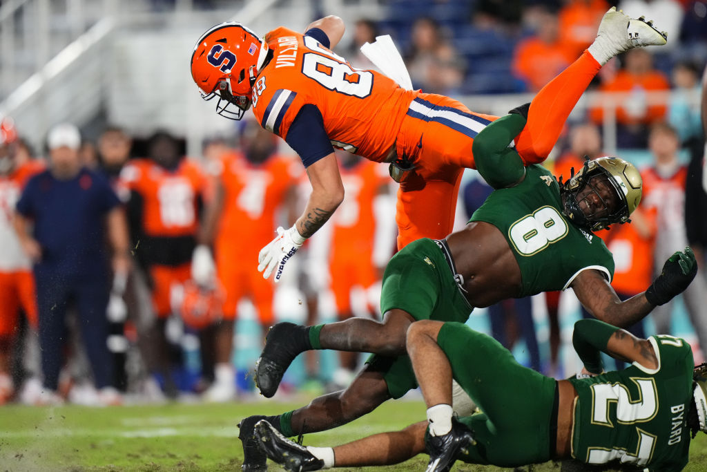 Syracuse Brutally Mocked After Starting TE At QB In Bowl Blowout