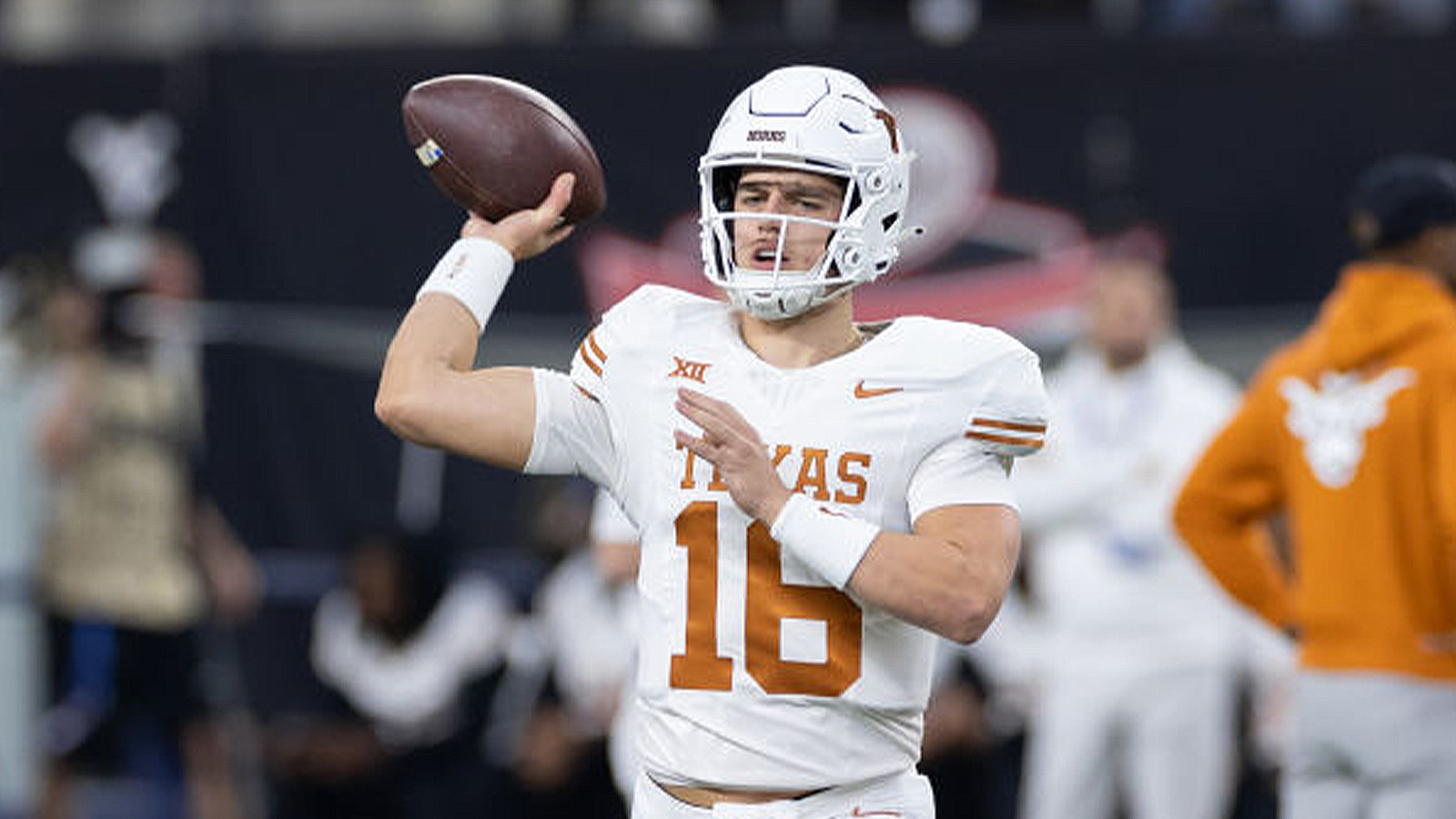 Arch Manning Holds New Role For Texas After Major Weight Gain