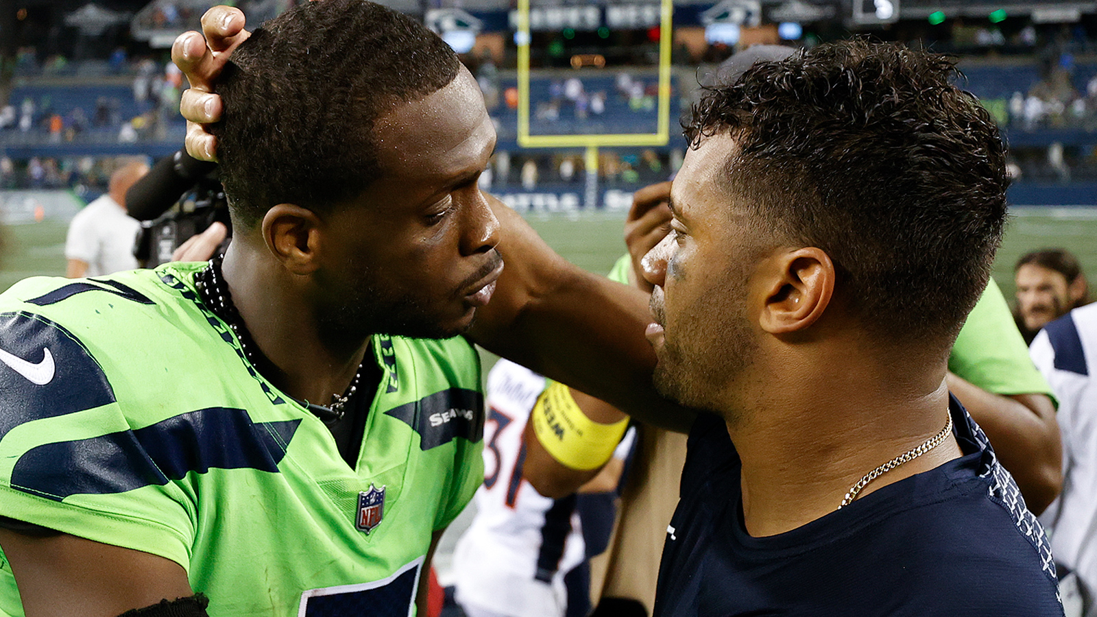 Geno Smith Comes To Russell Wilson's Defense After Benching