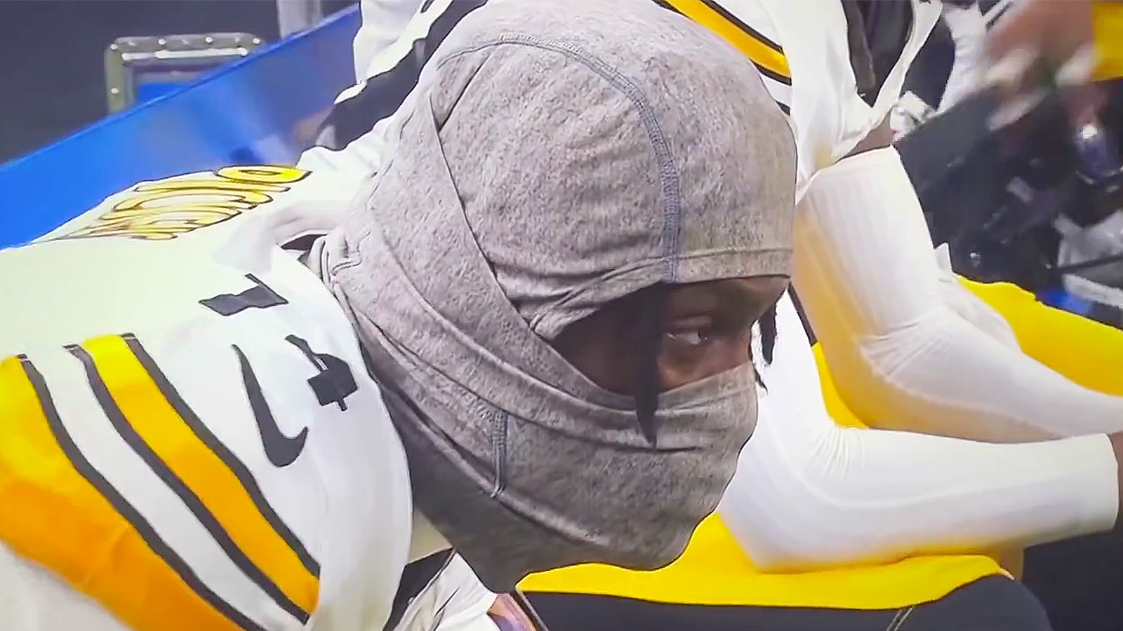 George Pickens' Embarrassing Lack Of Effort Reflects Poor Attitude