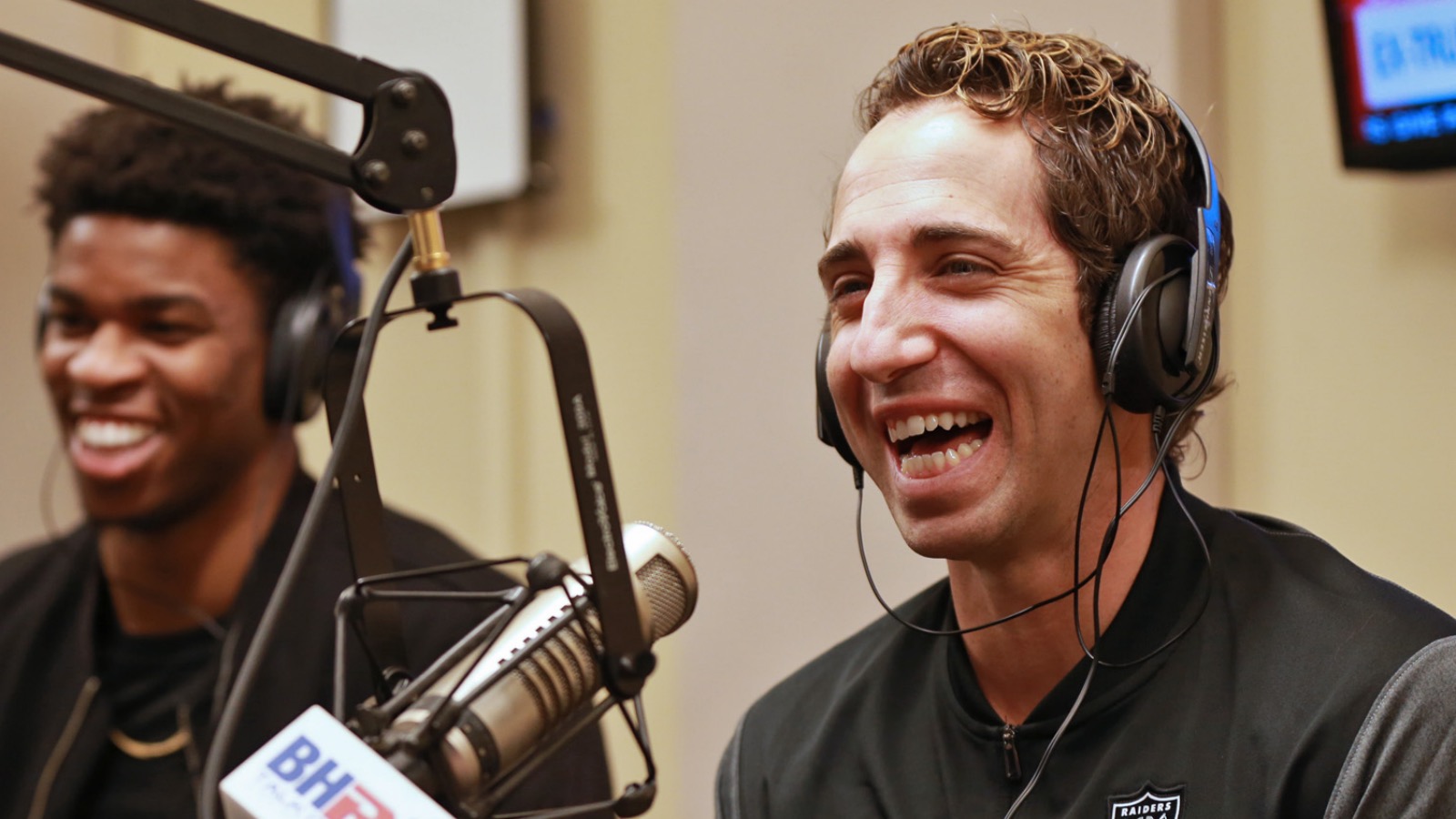 Tommy DeVito's Agent Explains The Italian Hand Sign