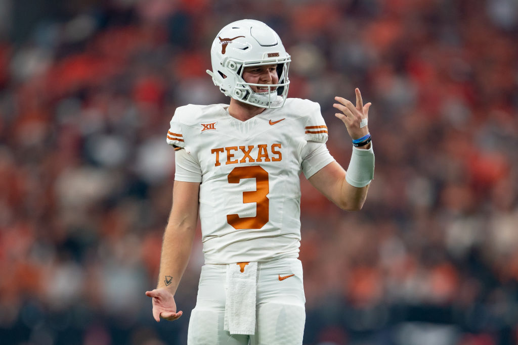 Texas Football Debuts New Uniform For Top Transfer WR's Visit