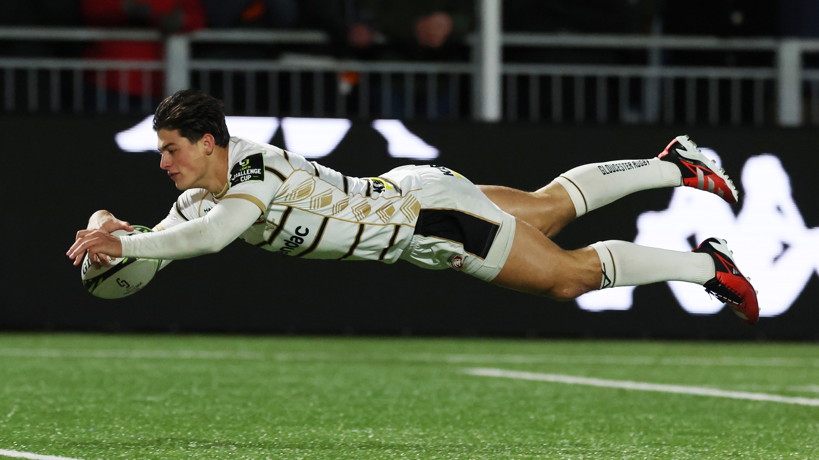 Louis Rees-Zammit Quits Rugby, Joins NFL's IPP Program