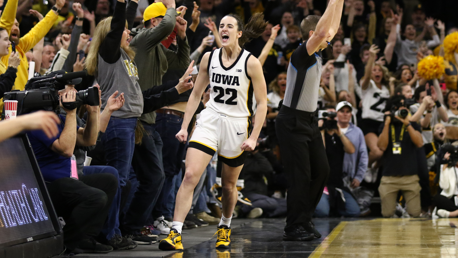 Michigan Players Slammed For Writing Caitlin Clark Notes Before Record