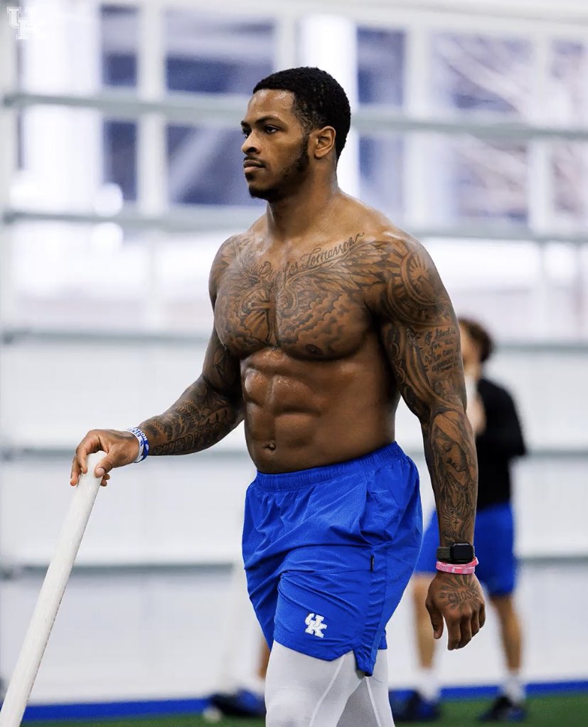 Kentucky's New Running Back Is An Absolute UNIT Built Like Hulk