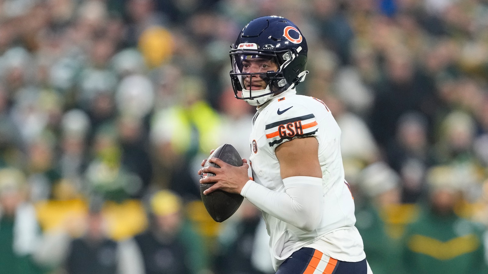 Bears Team Kevin Warren Praises Justin Fields, Decision Looming