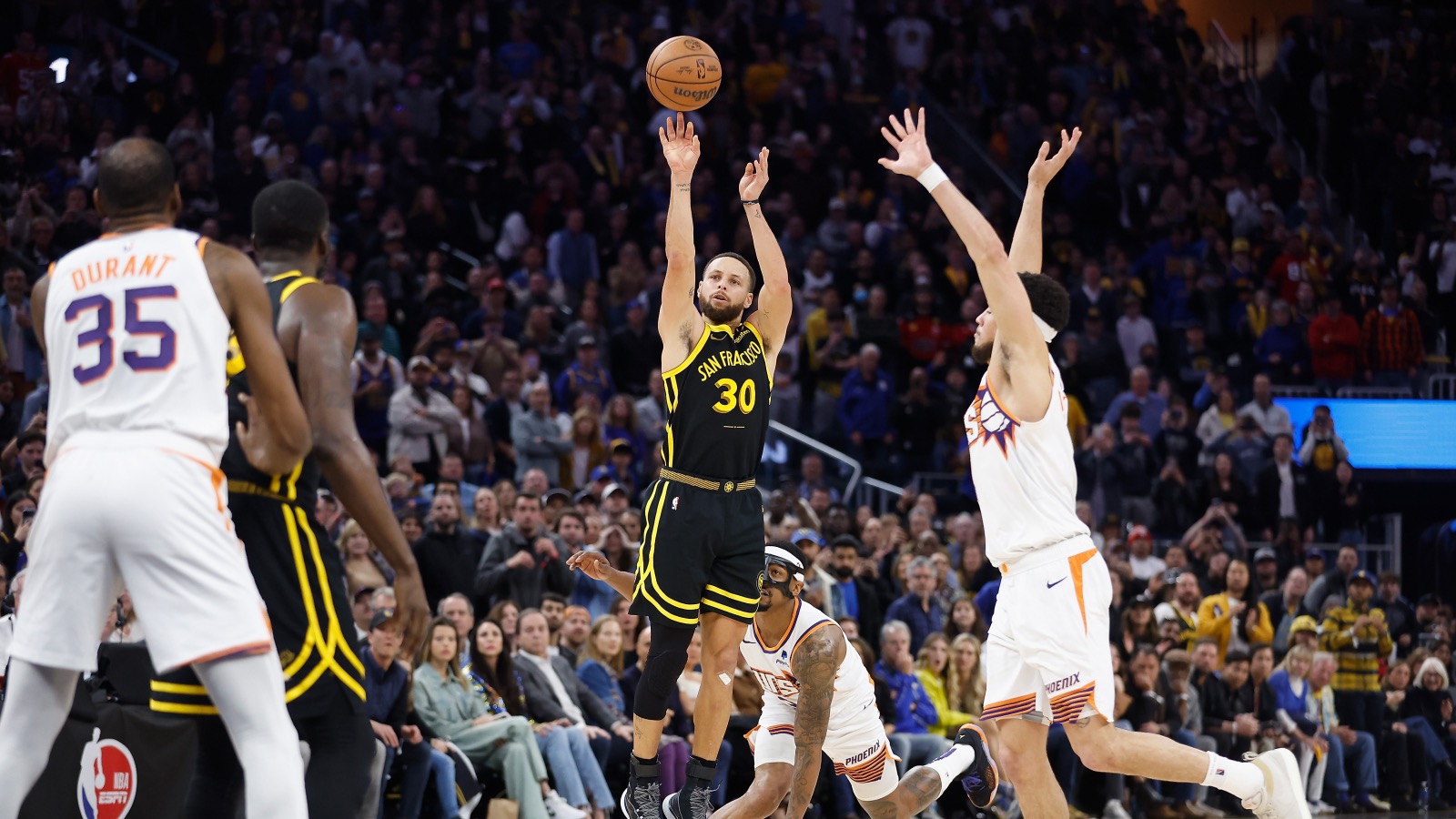 Steph Curry Makes Insane Buzzer Beater To Shock Suns