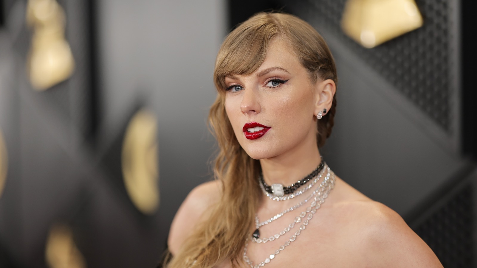 Taylor Swift Teases Huge News With Grammy's Outfit